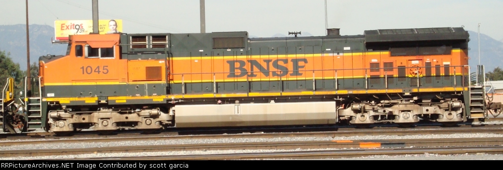 BNSF 1045